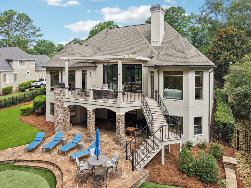 Exceptional Renovated Estate on the 6th Hole of Polo Golf & Country Club